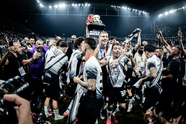 Corinthians ultrapassa marca do bilhão e lidera ranking digital em ...