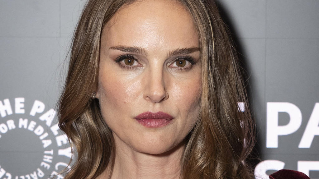 Natalie Portman hints at difficult home life