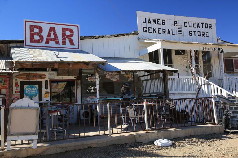 Getting to the burgers and beer in this AZ ghost town is an adventure ...