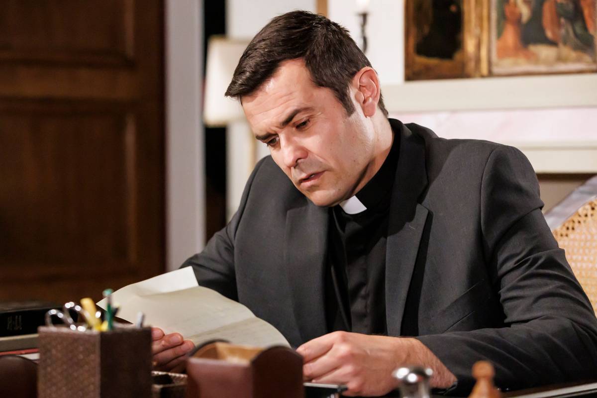 Adeus! Padre Pinheiro despede-se da igreja: "Preciso de deixar o serviço"