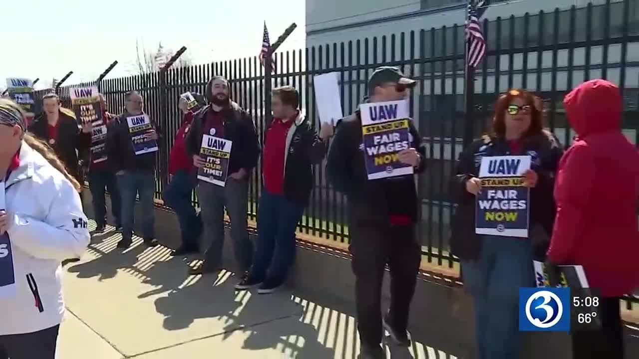 Strike possible as contract negotiations between UAW and General ...