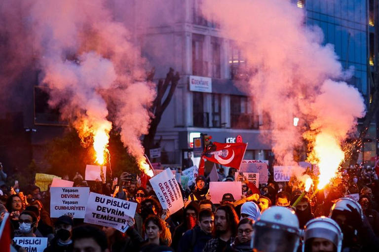 Rock band Muse postpones Istanbul gig after fans boycott show