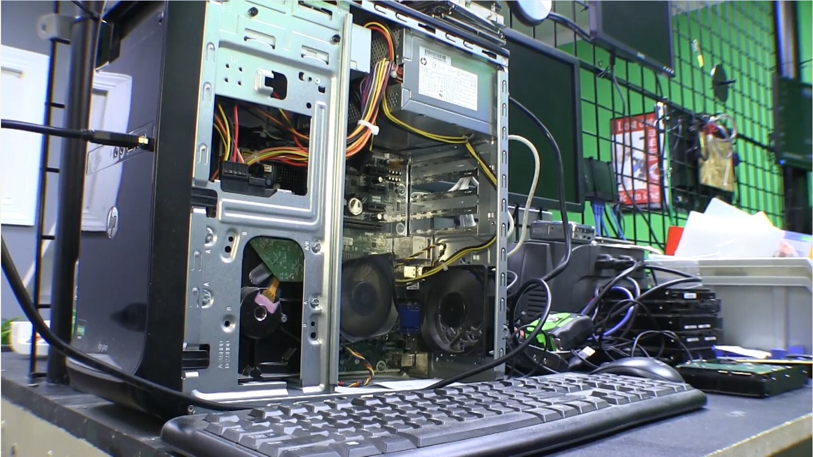 What the Tech: How to safely clean your computer