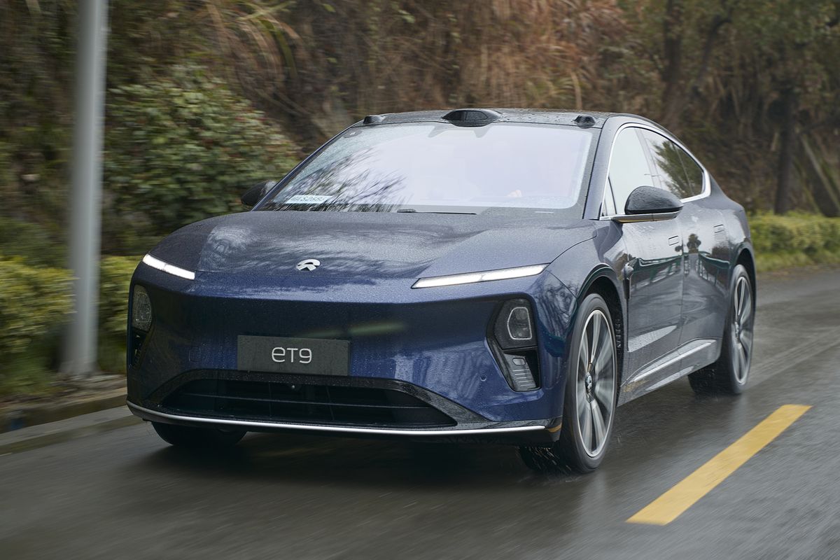 El Nio ET9 apunta alto: conducimos esta berlina con suspensión ...