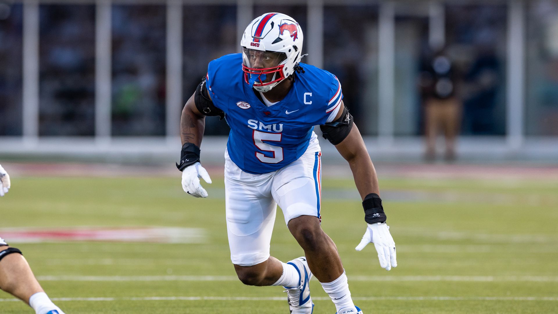 If the Commanders Want a Big, Strong Defensive End, Consider Elijah Roberts