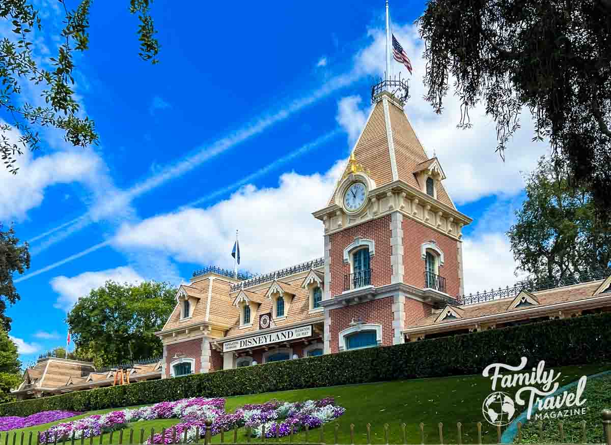17 must-ride Disneyland rides