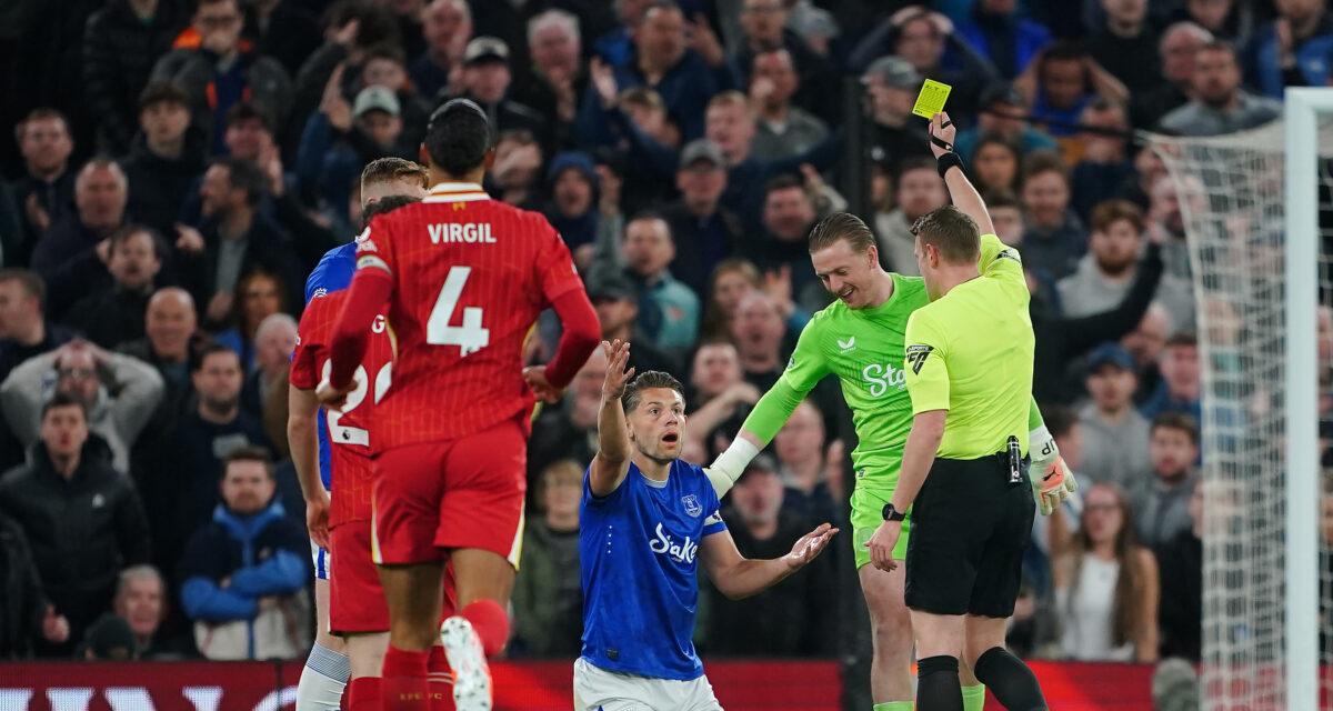 Liverpool - Everton : l'incroyable carton rouge non donné par la VAR à ...
