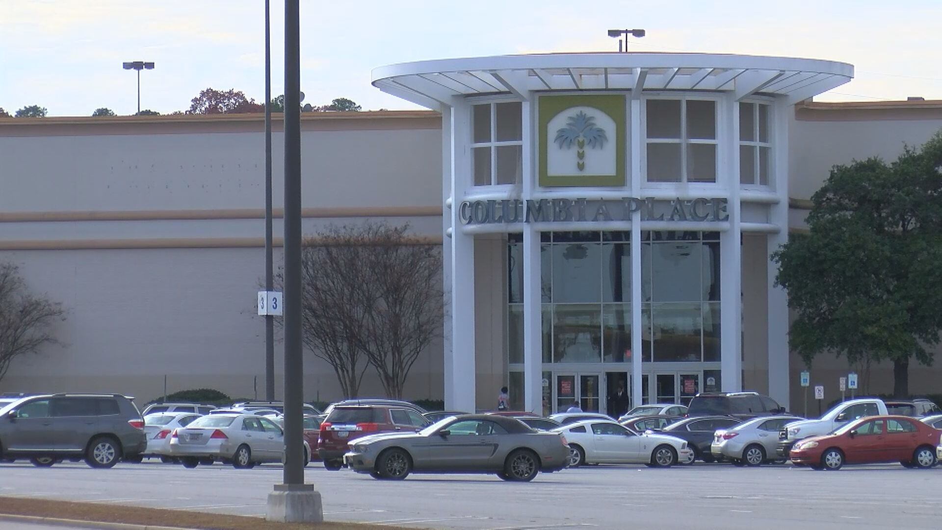 1 taken to hospital following shooting at Columbia Place Mall