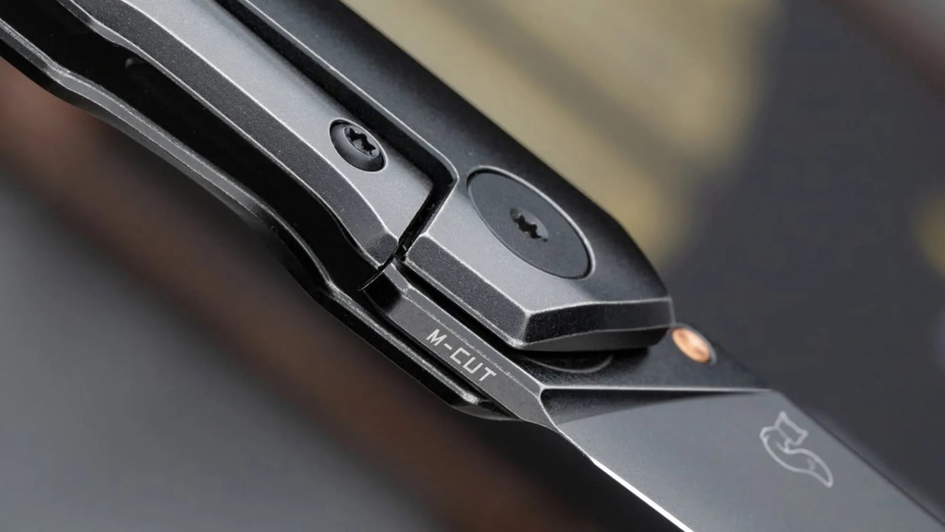 This Sleek Minimalist Knife Puts a Unique Spin on a Traditional ...