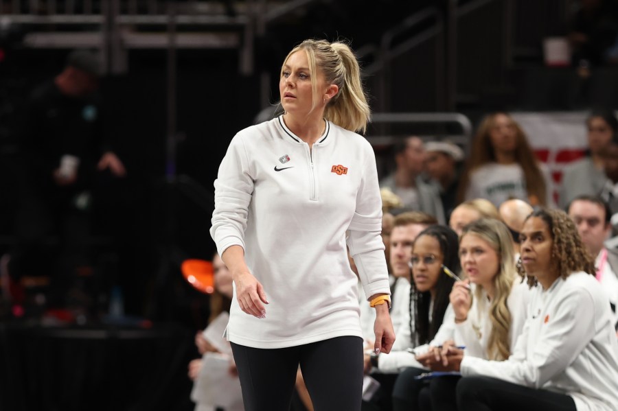 Jacie Hoyt signs contract extension at Oklahoma State