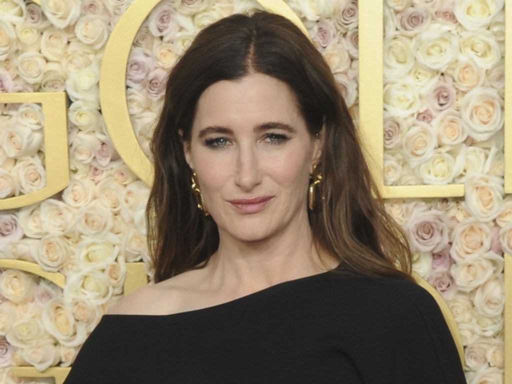 Kathryn Hahn Jokes That Her Relationship With Her Teen Son Is ‘Toxic ...