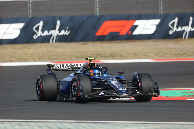 Carlos Sainz ve luz al final del túnel con el FW47 de Williams F1...