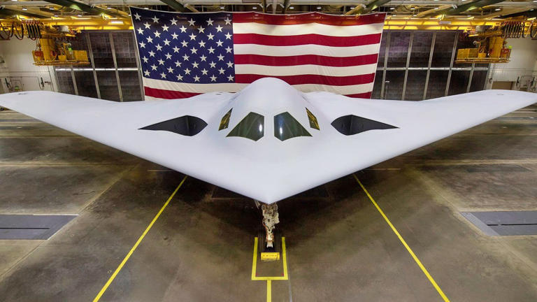The US Air Force has only 19 stealth bombers today — the B-21 Raider ...