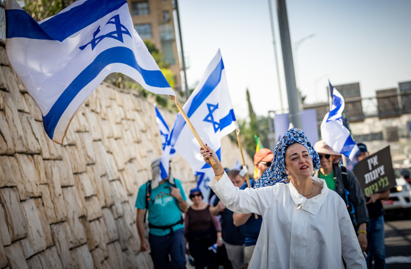 Thousands march in Jerusalem to protest haredi draft exemption