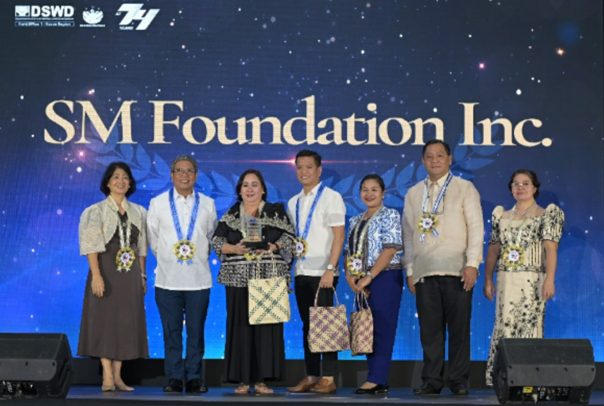 SM Foundation wins DSWD Award