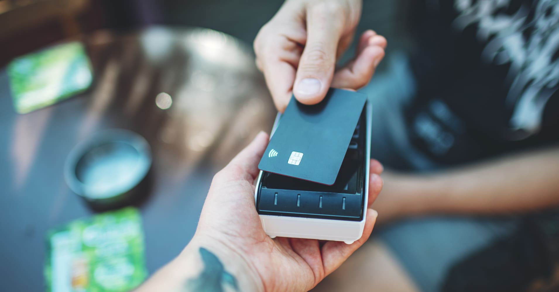 60% of Americans carry a credit card balance — as interest rates top 20 ...