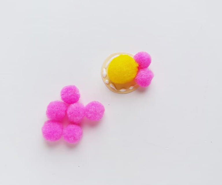 DIY Pom Pom Flower Bookmark