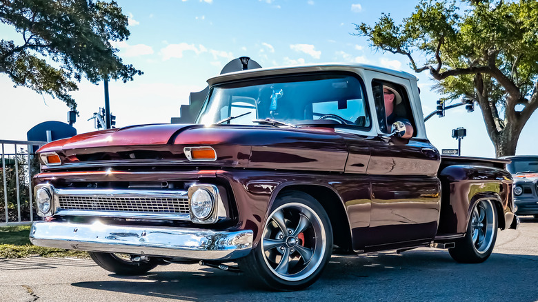 What Is A Fleetside Truck Bed And How Is It Different From A Stepside?