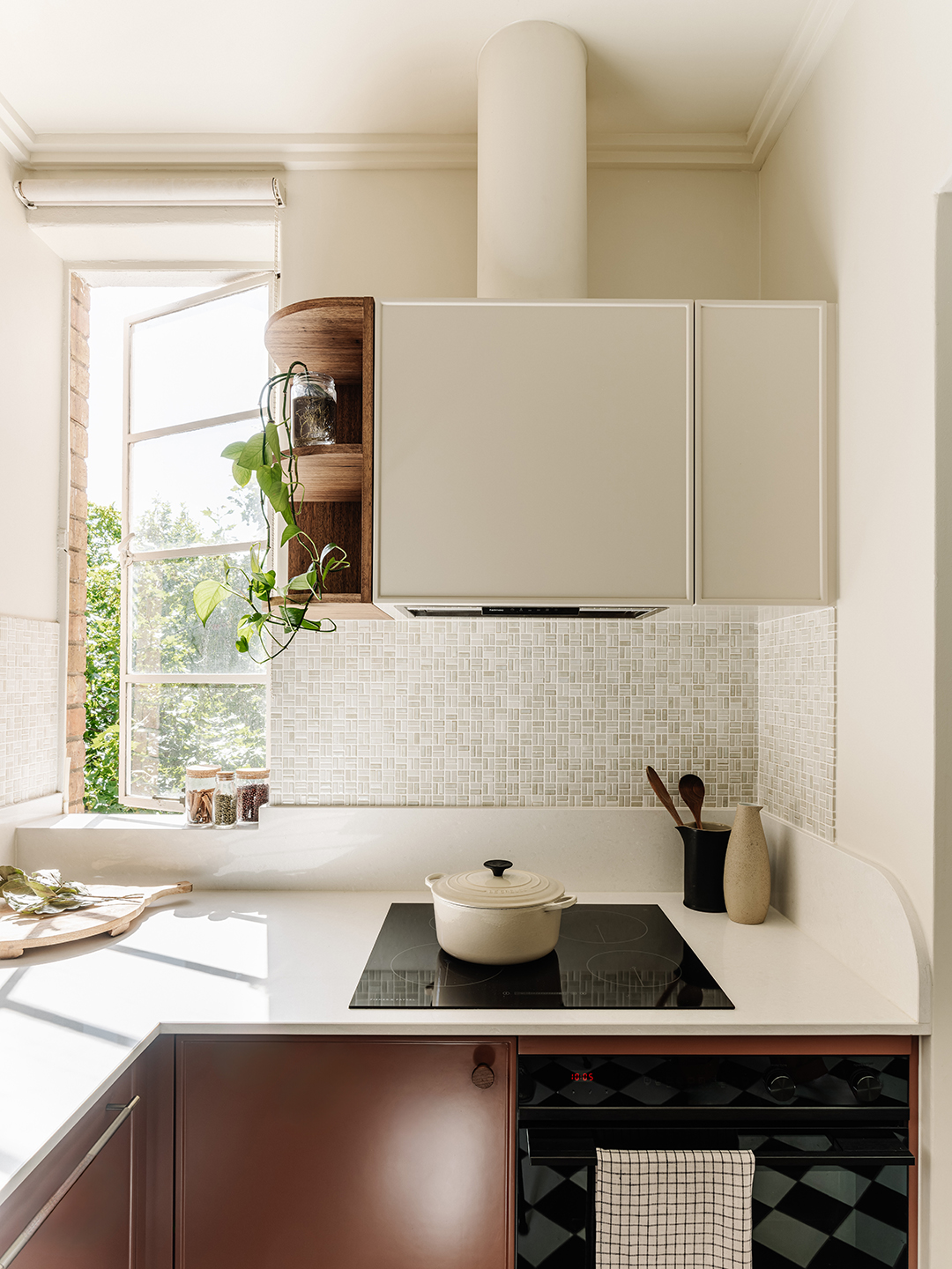 This Compact Aussie Kitchen Packs in a Pop-Up Dining Nook and Hidden ...