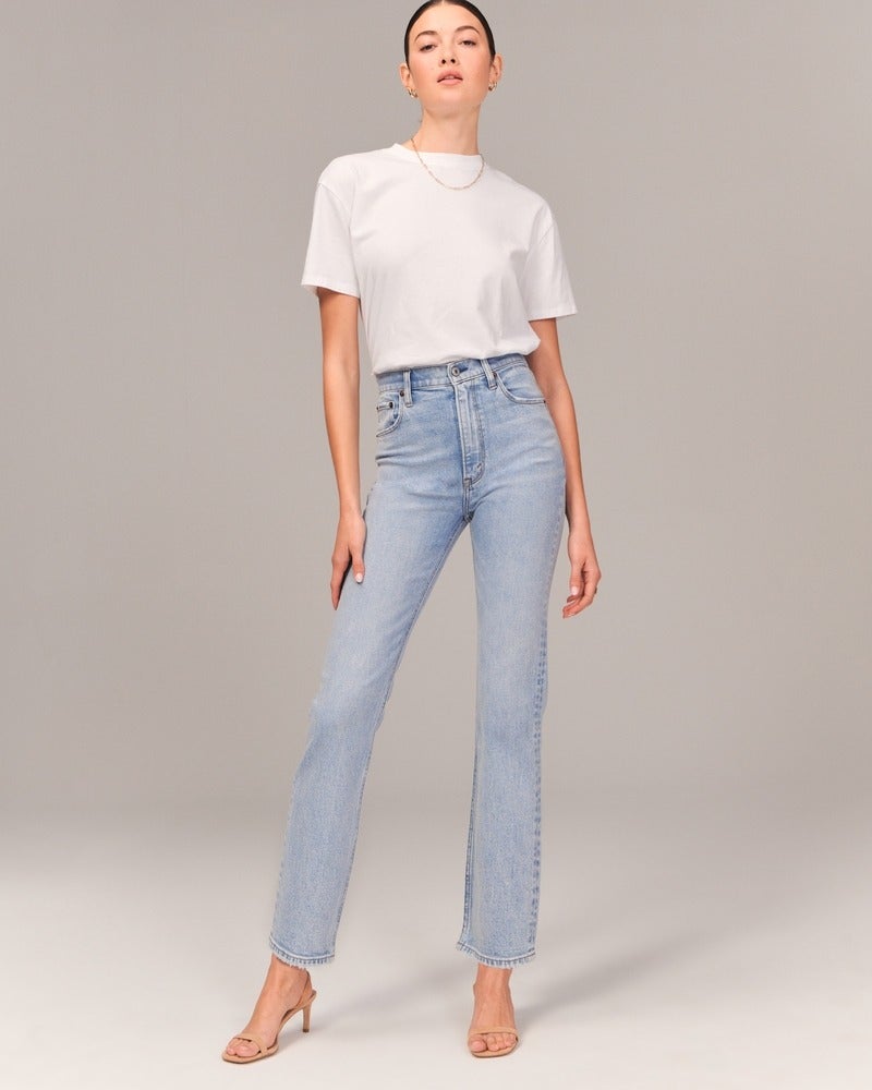 A Guide To The Best Jeans For Petite Women