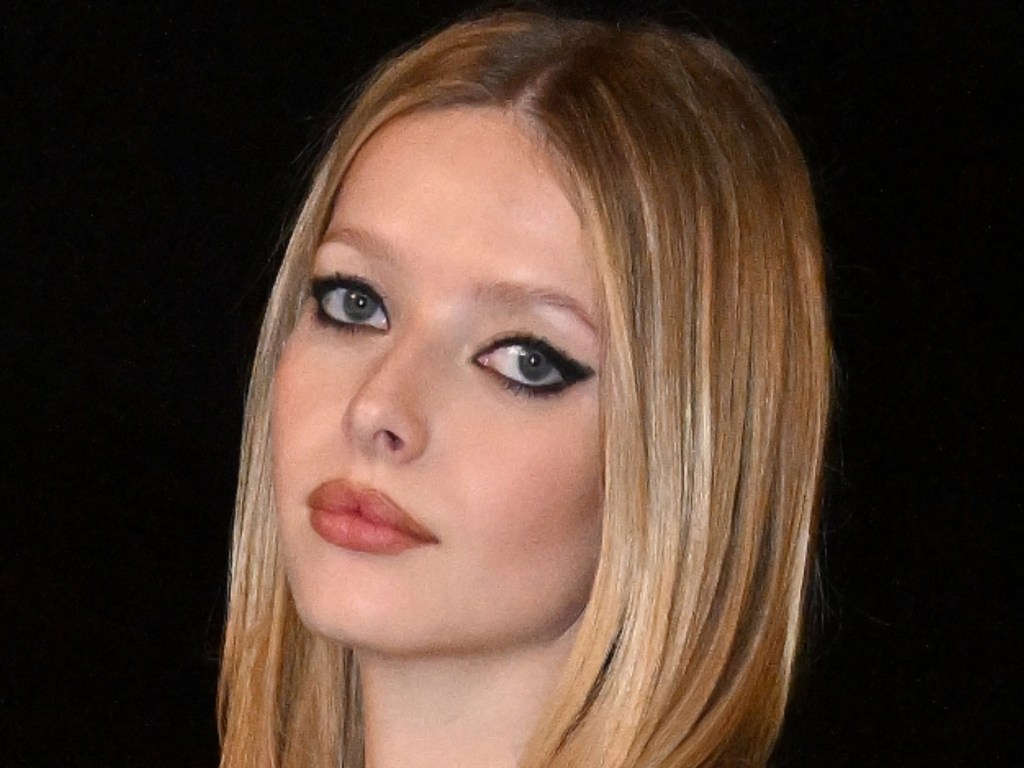 Apple Martin Is the Face of a Beloved Celebrity Brand Her Dad Chris ...