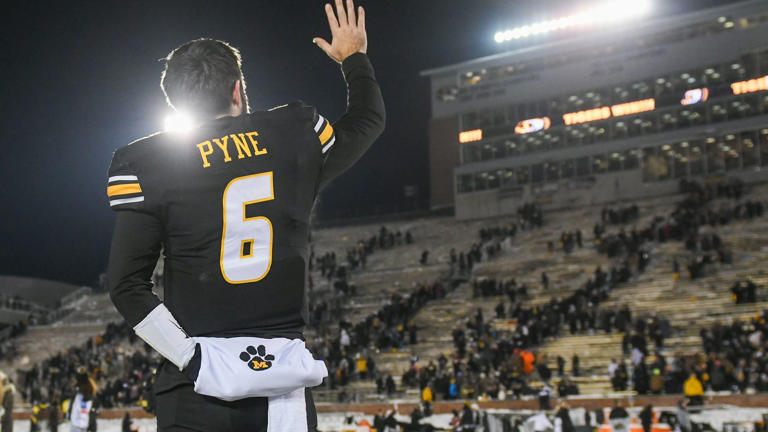 Backup QB Drew Pyne to hit transfer portal