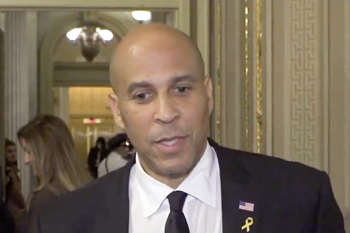 Cory Booker reveals how he managed to not use bathroom during record ...