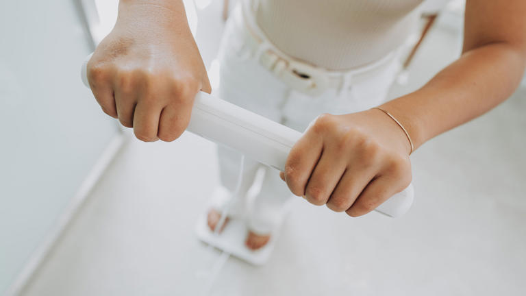 How do smart scales measure body composition, and how accurate are they?