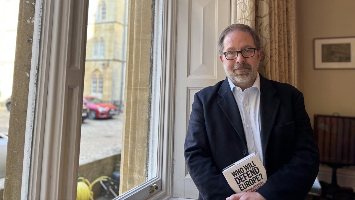 Keir Giles, experto en defensa: "Estados Unidos se parece cada vez más ...