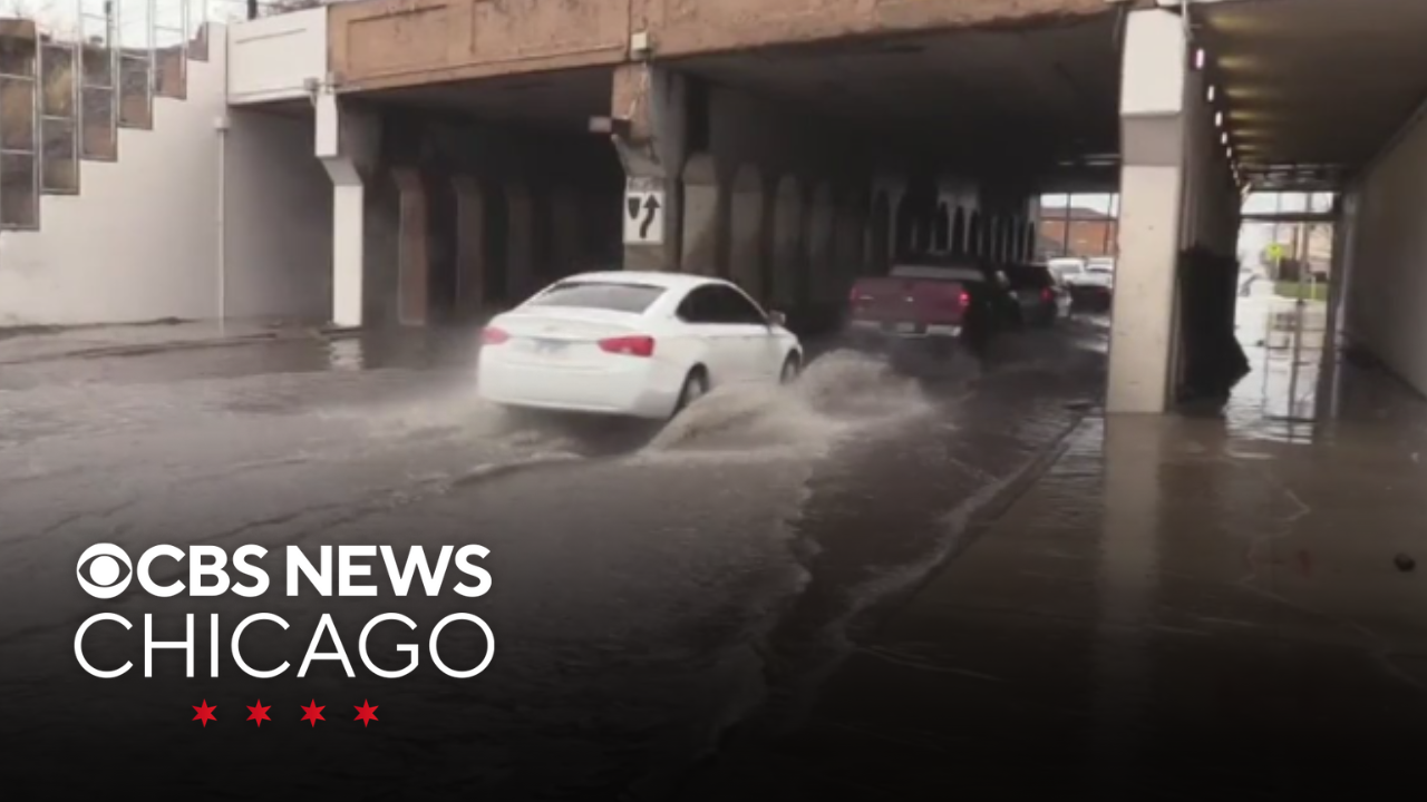 Rain leaves streets flooded, cars stranded in Chicago's south suburbs