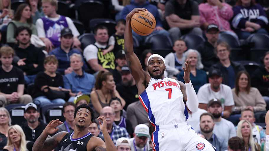 Detroit Pistons Fans Rally Around Disappointed Player