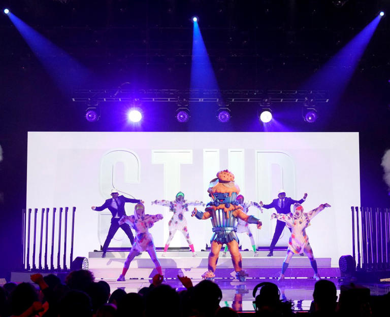 ‘The Masked Singer' Reveals Identity of Stud Muffin: Here Is the ...