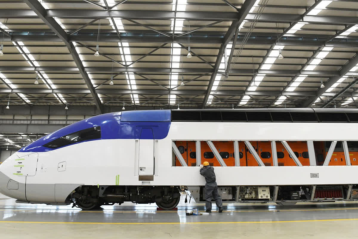 KTX 21주년 맞아 '친환경' 옷으로… 코레일, 새 도색 KTX-산천 공개