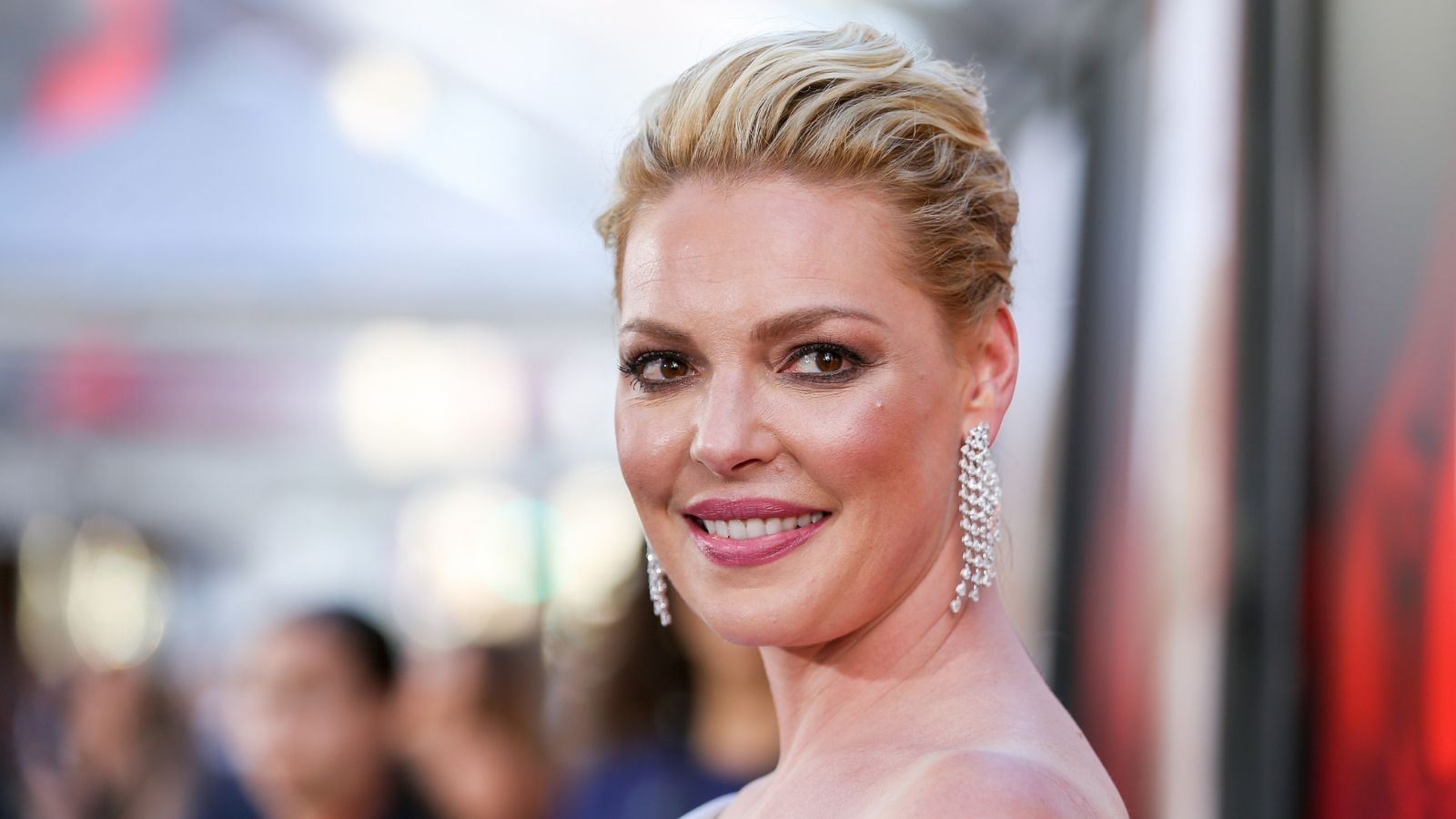 Katherine Heigl uses these exact martini glasses to add instant ...