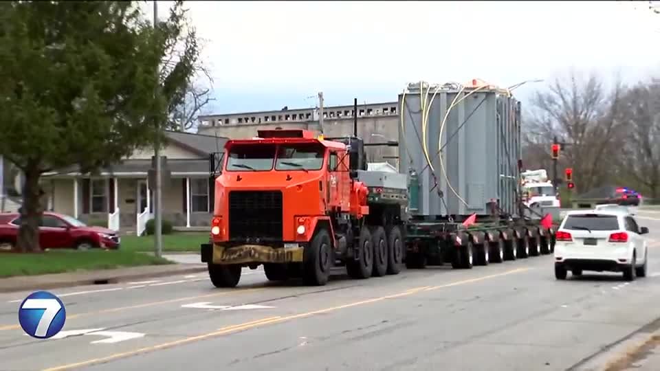 Nearly 600,000-pound superload moves through Greene County; more ...