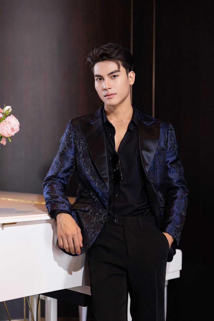 Chhum Chandara - hoa hậu và Lee SeangHuy - nam vương của Campuchia