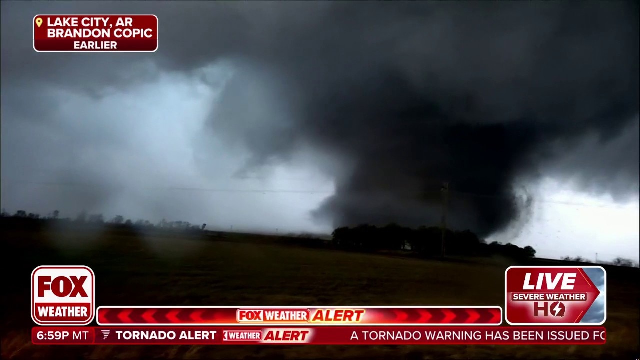 FOX Weather exclusive storm chaser finds terrifying tornado in Arkansas