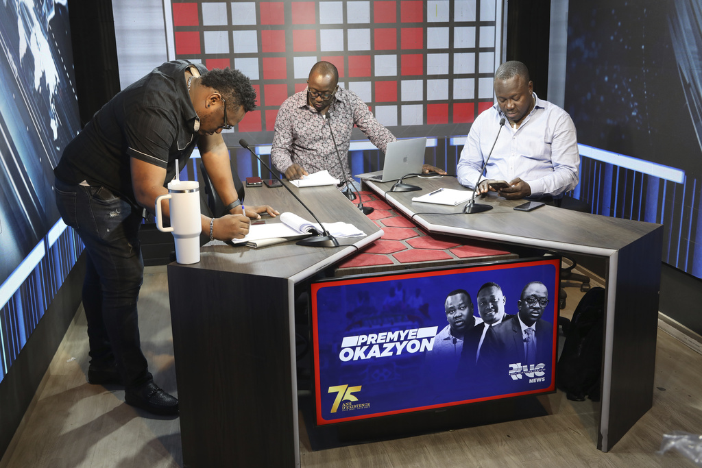 Journalists in Haiti defy bullets and censorship to cover unprecedented violence