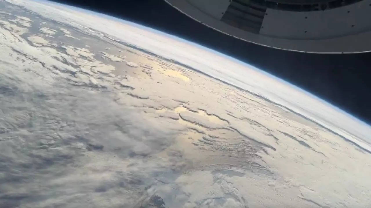 "Hello, Antarctica": SpaceX mission astronauts captures the beauty of ...