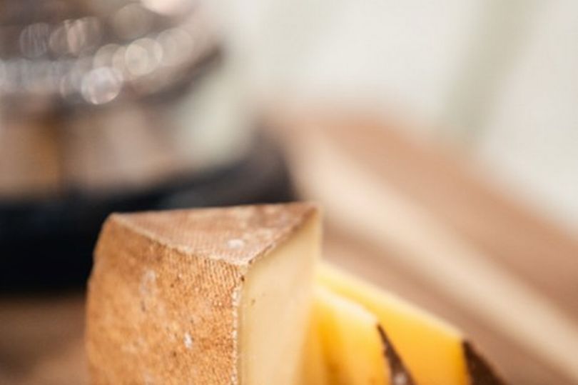 Burford Cheese crowned king as Cotswold maker scoops top UK award