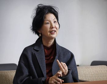 Hannah Yang of The New York Times discusses the business of news in the ...