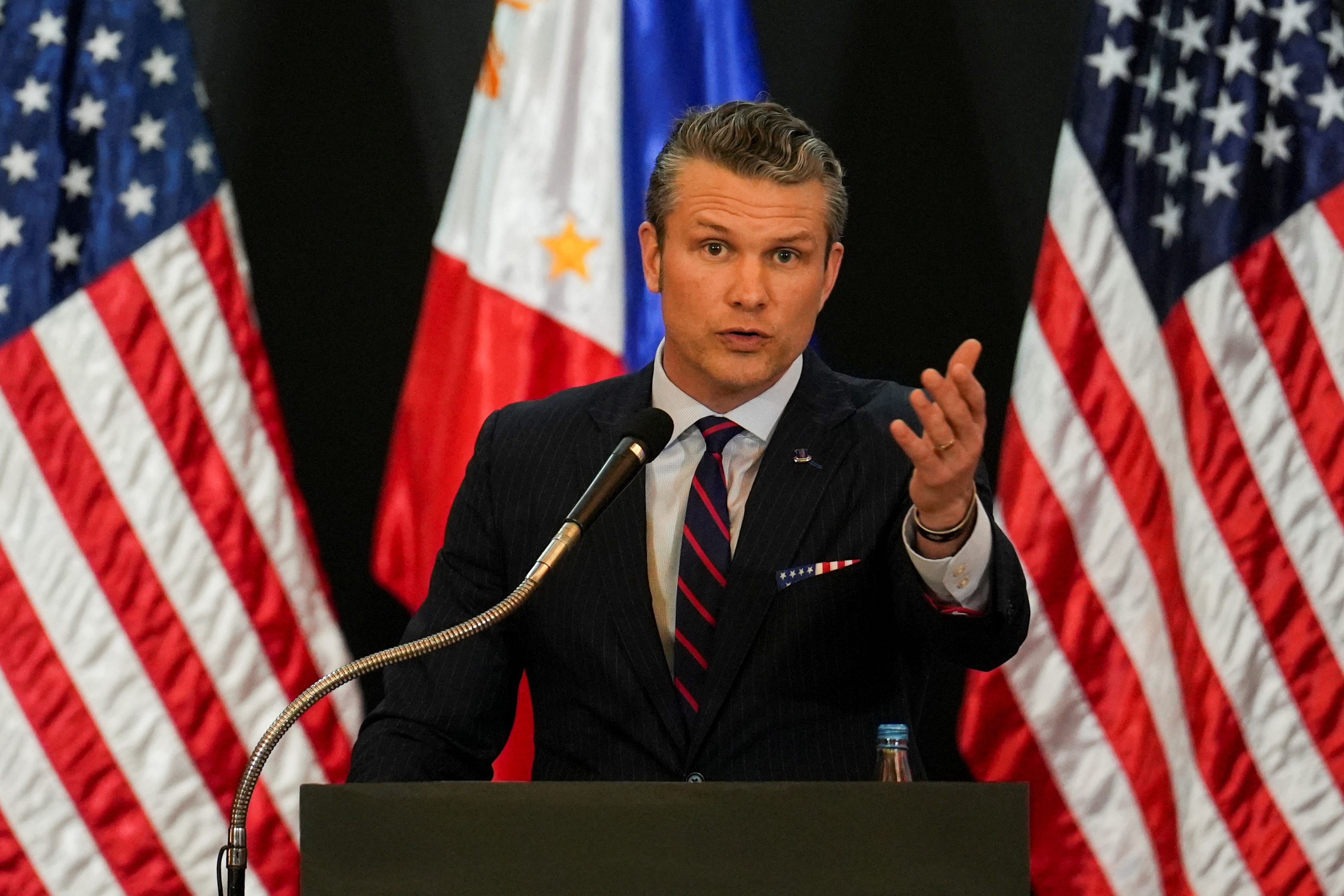 Hegseth orders 'sex-neutral' combat fitness tests, raising concern from ...