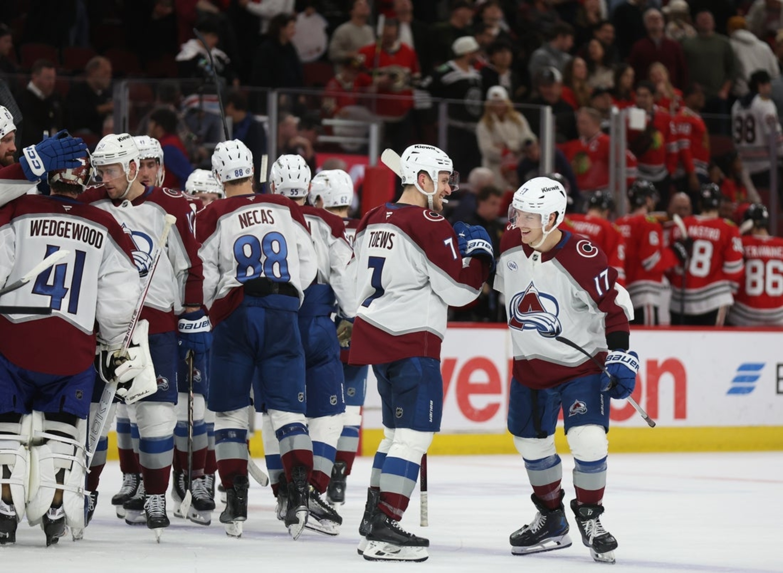 NHL roundup: Avs force OT, beat Blackhawks in shootout