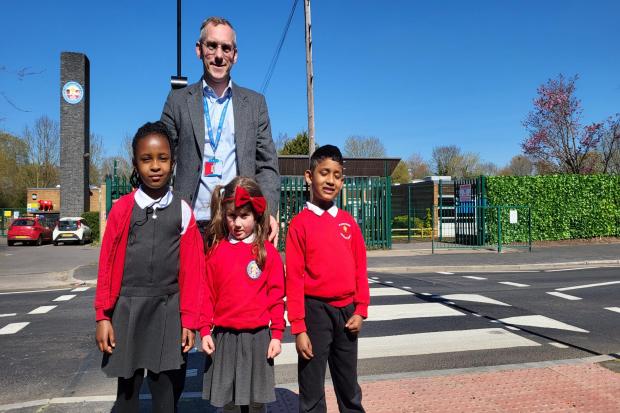 New crossing installed outside Oxford primary school to keep pupils safe