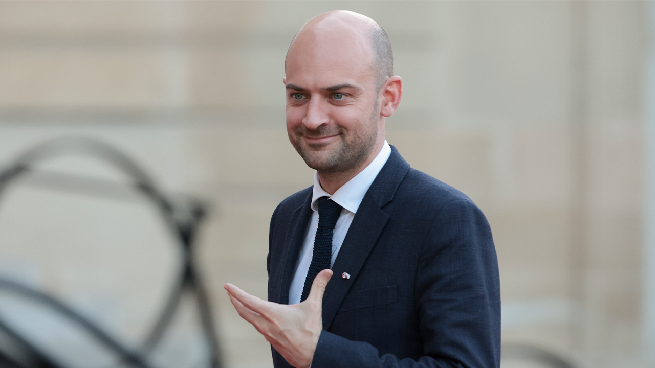 France asks US to be 'cooperative' instead of 'confrontational ...