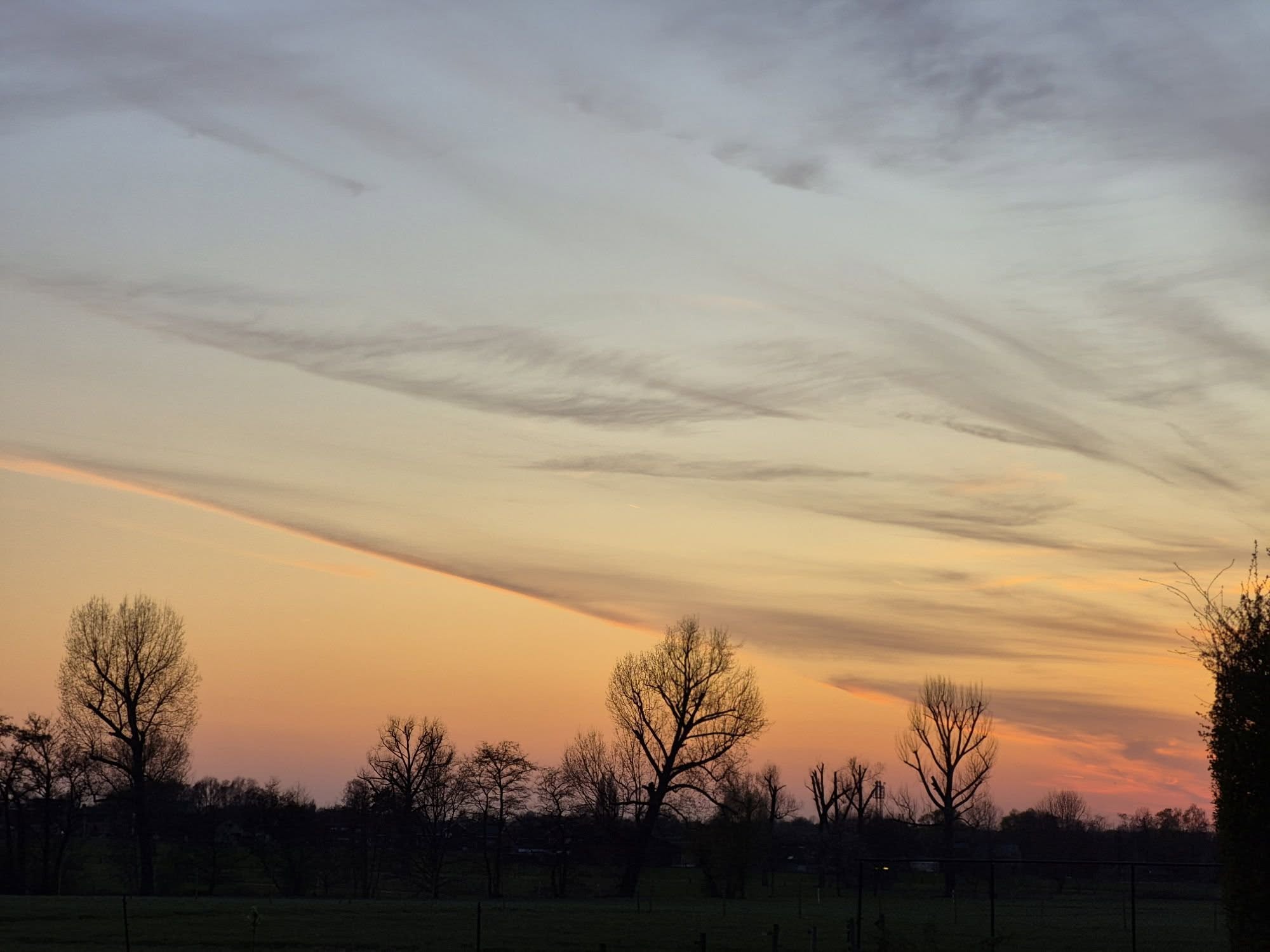 Weerman Samuel: "Tot 23°C op vrijdag, zeebries brengt verkoeling"
