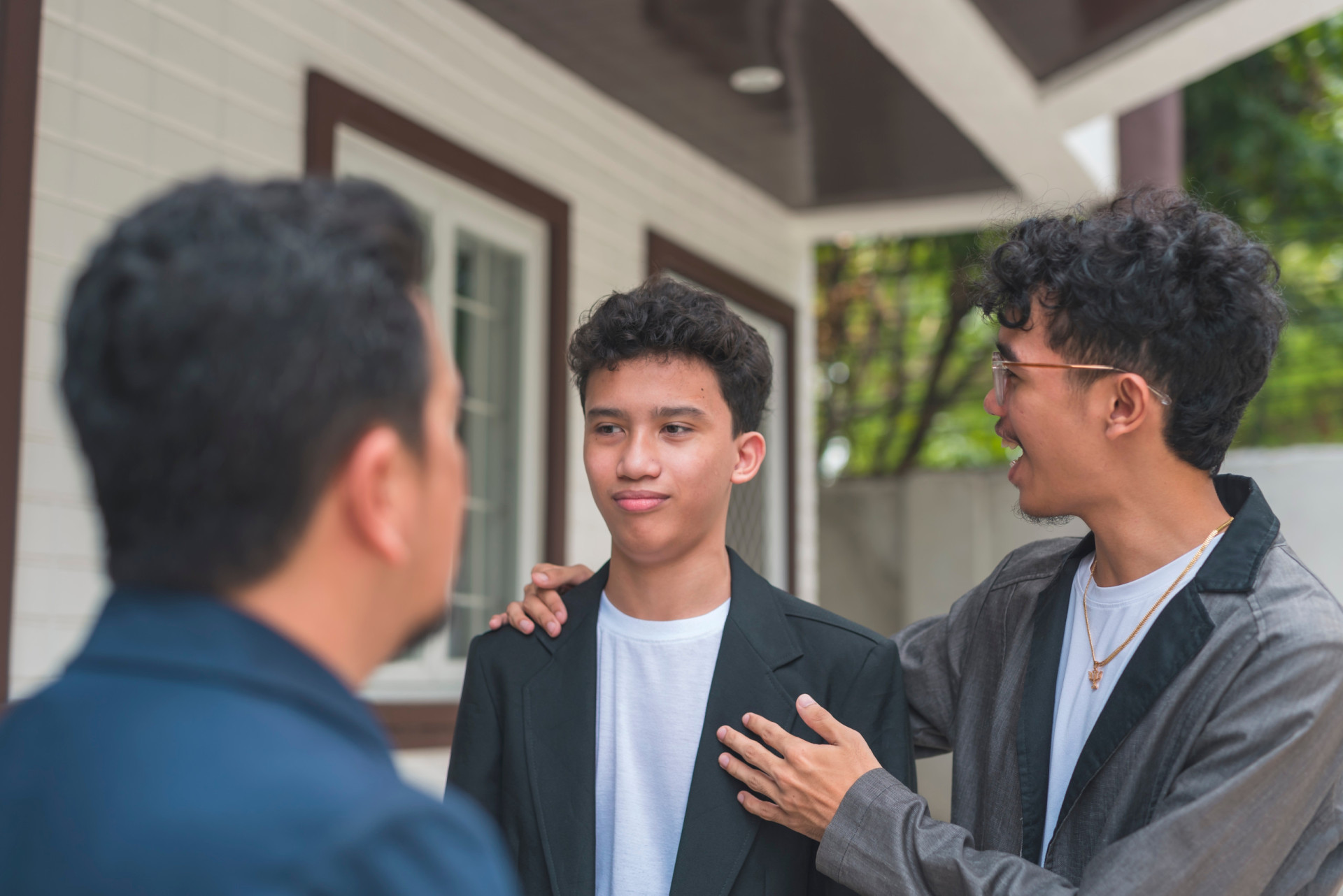 Are you an awkward person? If you do these things, you might be