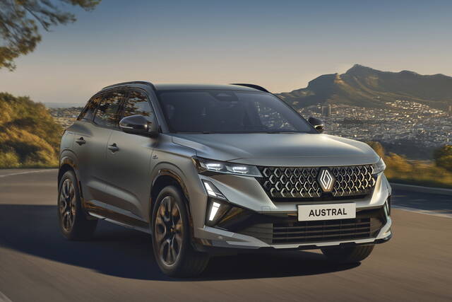 Nuova Renault Austral si rifà il look: e ora sfida i big dei crossover