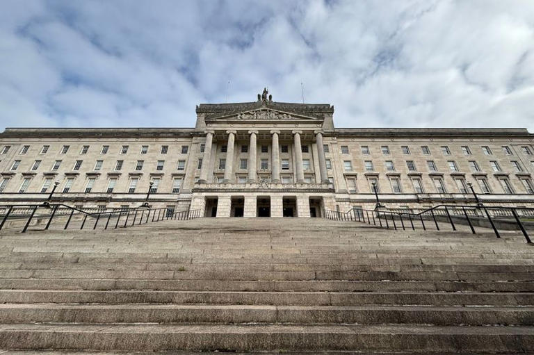 PSNI to review Stormont security arrangements