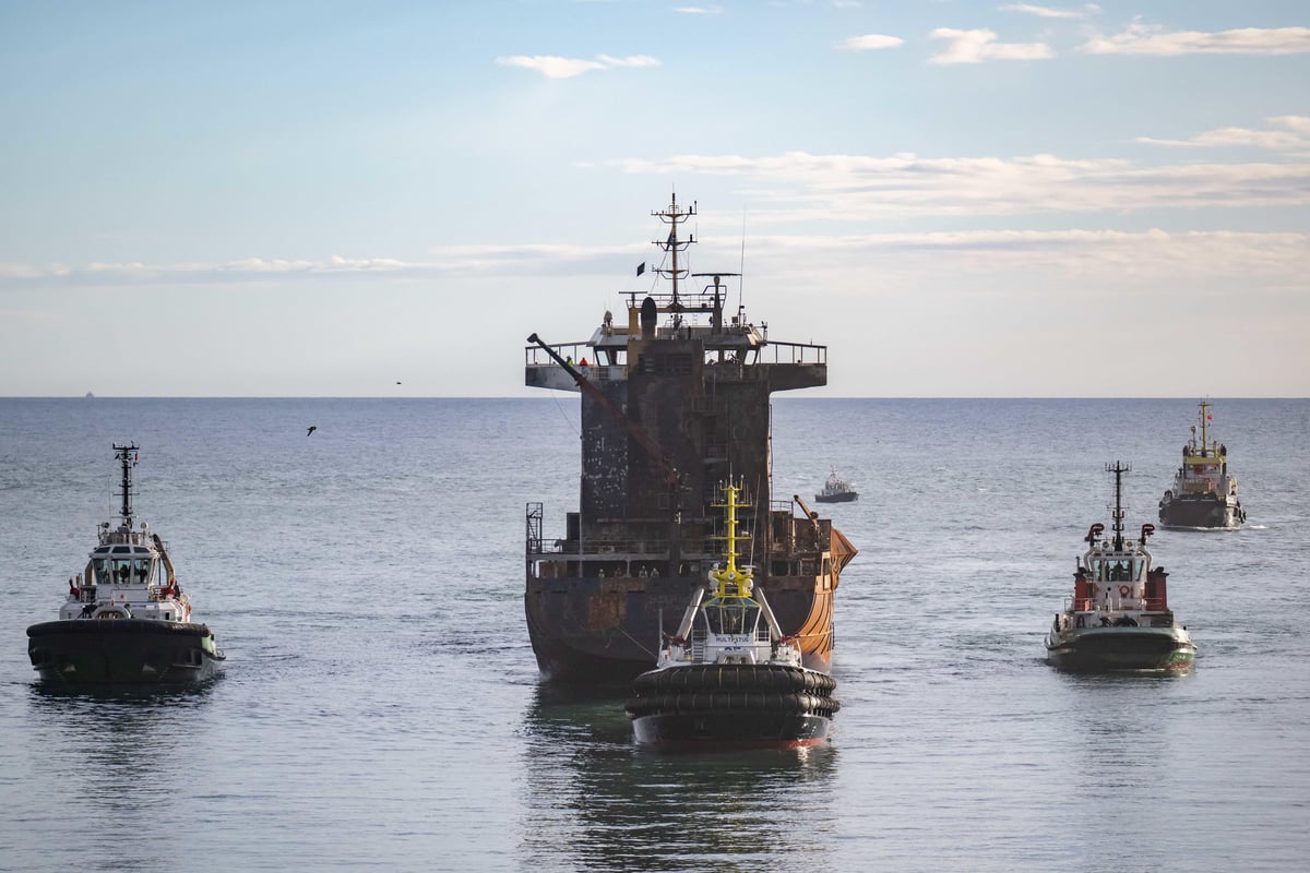 No ‘dedicated lookout’ on North Sea crash vessels, investigators say